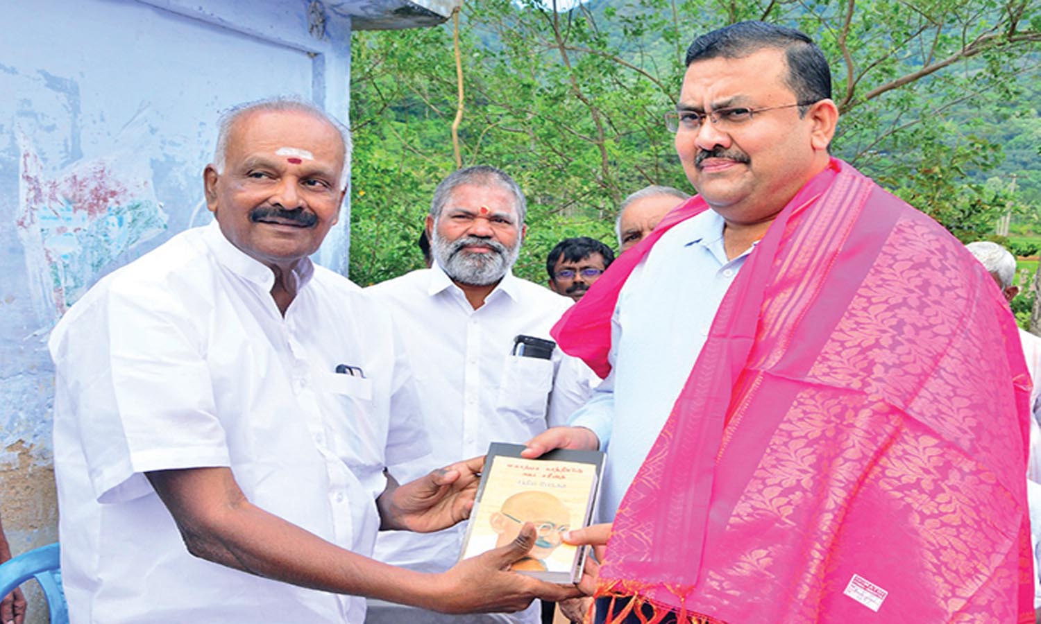 புளியரையில் மகாத்மா காந்தி பொது நூலகம் திறப்பு | Mahatma Gandhi Public ...