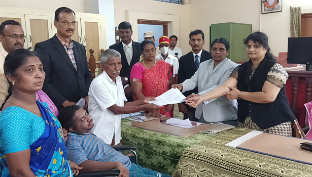 சேலம் ஒருங்கிணைந்த நீதிமன்ற வளாகத்தில்சமரச தீர்வு மையம் மூலம் ரூ. 1 ...