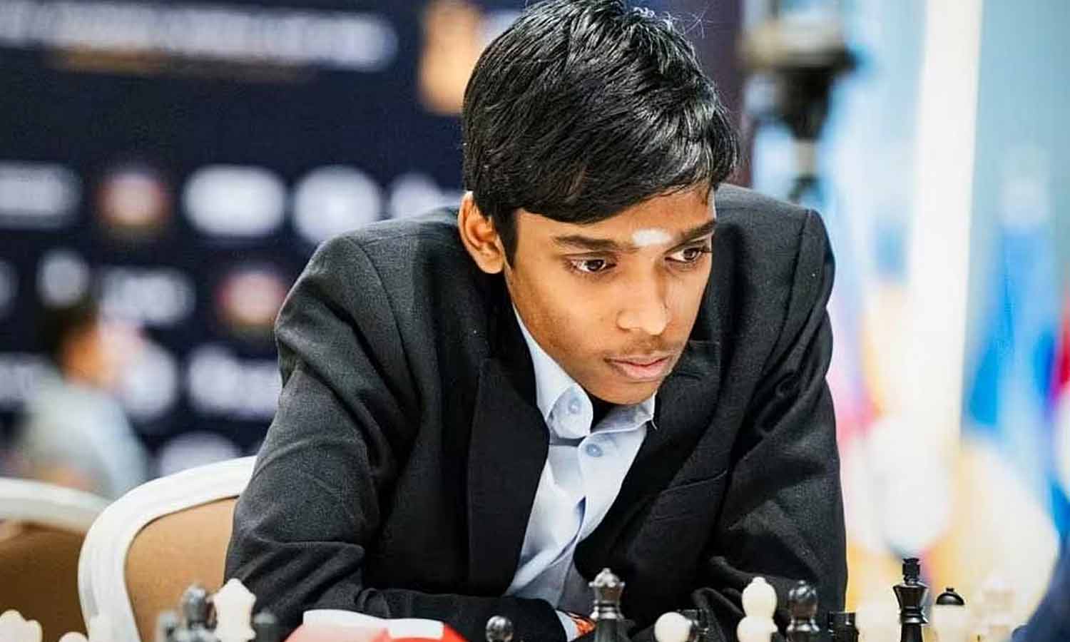 கேண்டிடேட் செஸ் போட்டியில் விளையாடும் வாய்ப்பை பெற்றார் பிரக்ஞானந்தா ...