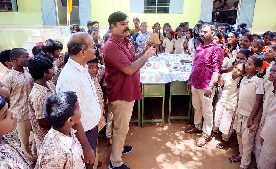 பழமையான நினைவு சின்னங்களை பாதுகாக்க வேண்டும் | Ramanathapuram News ...