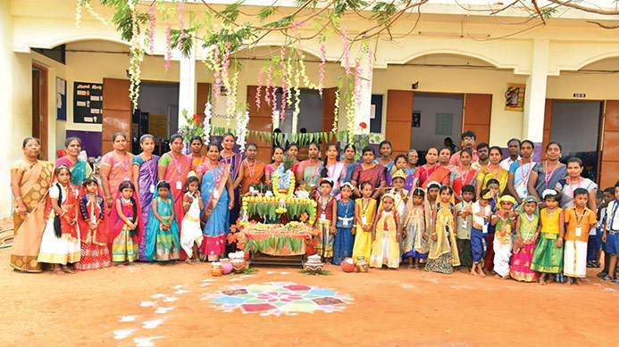 பணகுடி புள்ளிமான் மெட்ரிக் பள்ளியில் கிருஷ்ண ஜெயந்தி கொண்டாட்டம் ...