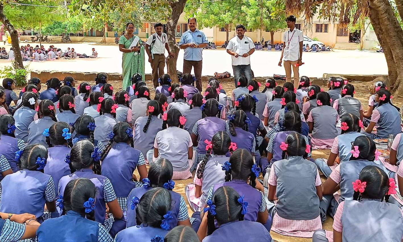 கடத்தூர் அரசு பள்ளியில் டெங்கு காய்ச்சல் குறித்து விழிப்புணர்வு ...