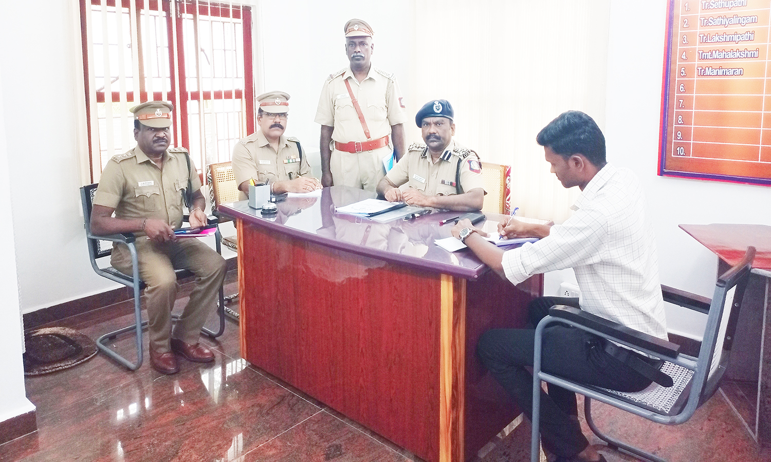 காவேரிப்பாக்கம் போலீஸ் நிலையத்தில் டி.ஐ.ஜி. ஆய்வு | Ranipettai News DIG ...