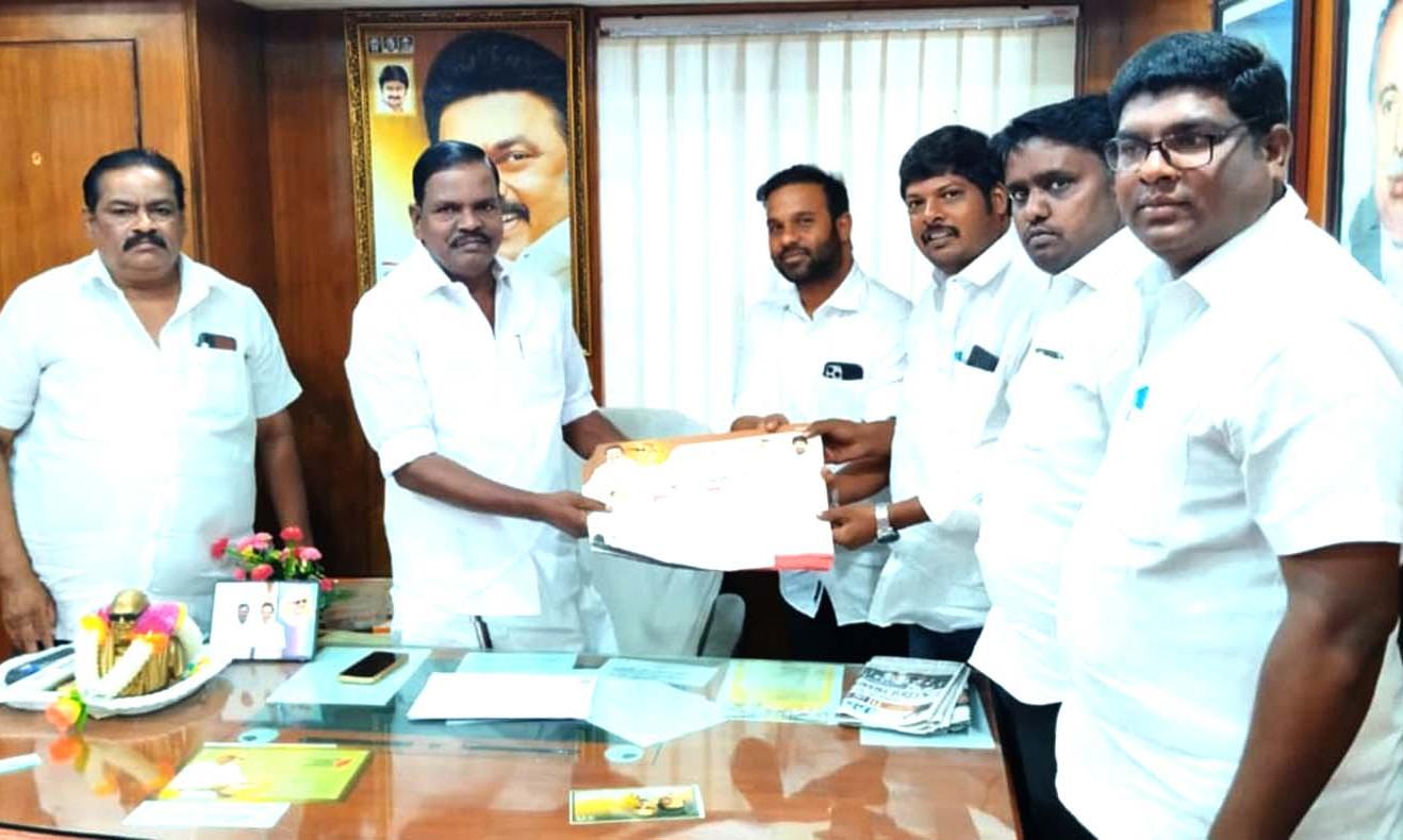 தருமபுரியில் கிழக்கு மாவட்ட தி.மு.க. இளைஞர் அணி சார்பில் உறுப்பினர் ...