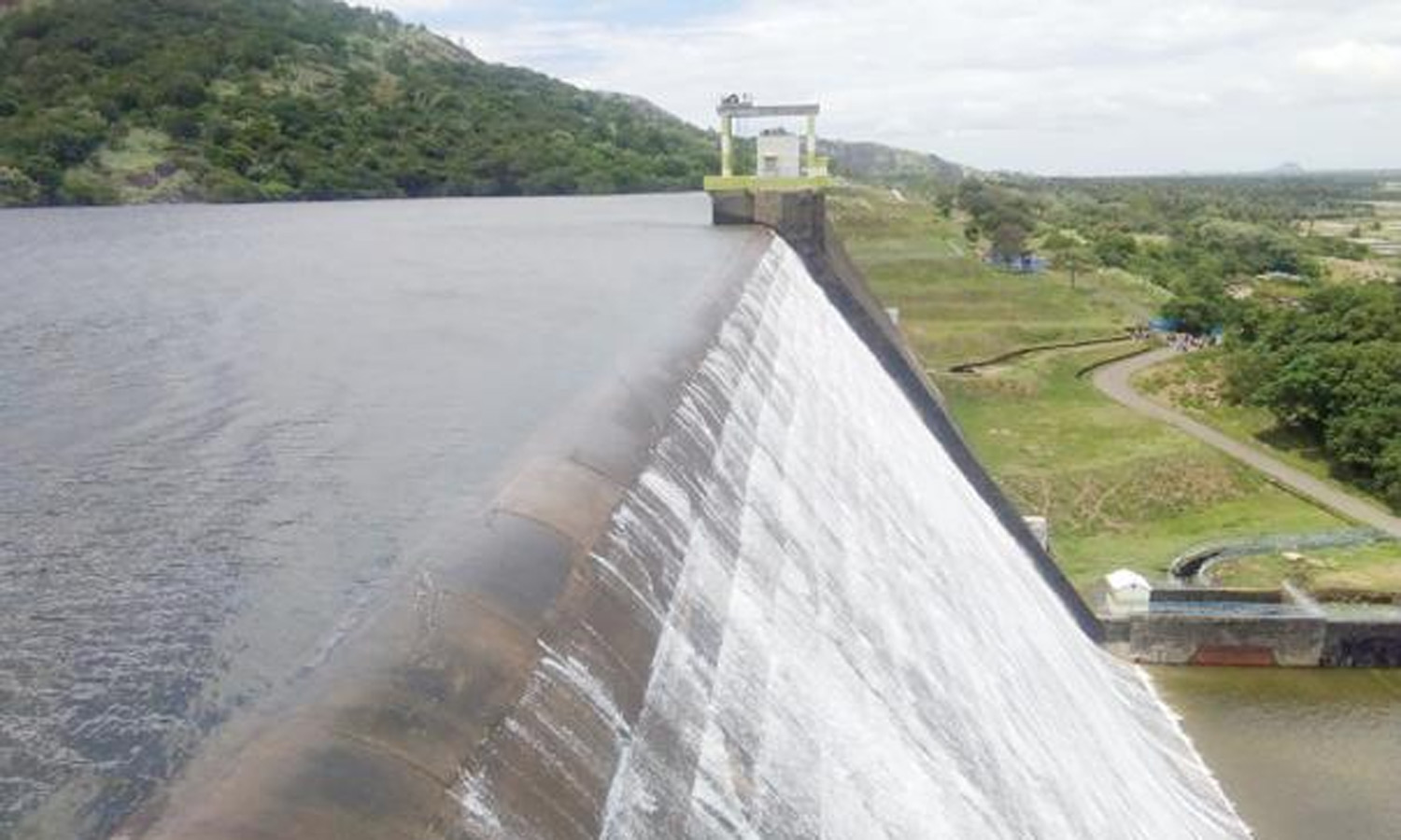 மேற்கு தொடர்ச்சி மலைப்பகுதியில் தொடர்மழை: ராமநதி, அடவிநயினார் அணைகளின் ...