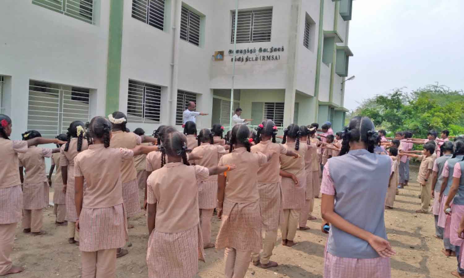 வெள்ளகோவில் அரசு பள்ளியில் தேசிய ஒற்றுமை நாள் விழா | Tirupur News ...