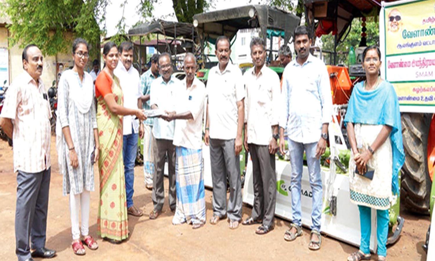 ஆலங்குளத்தில் 13 விவசாயிகளுக்கு சுழற்கலப்பை-யூனியன் சேர்மன் வழங்கினார் ...