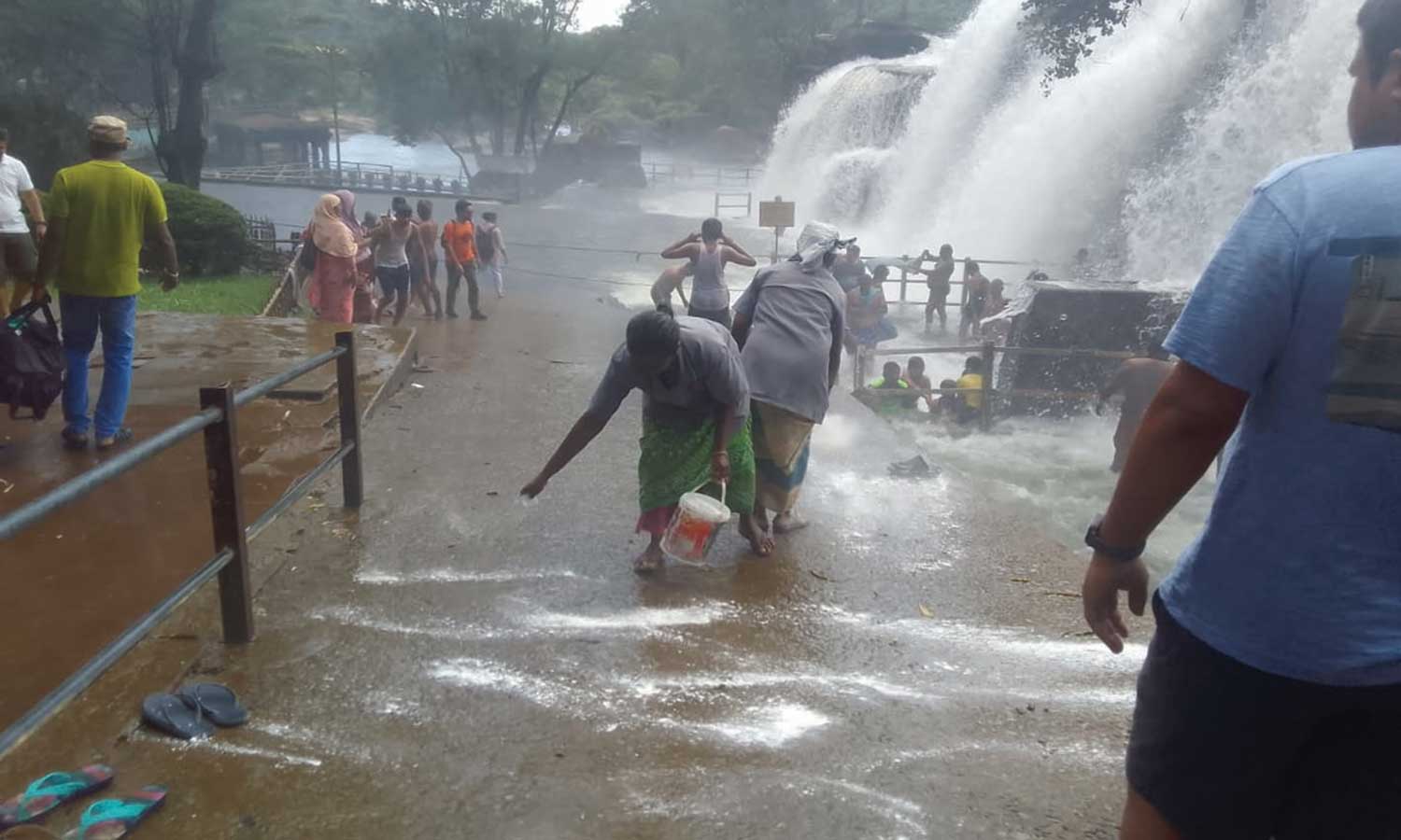 மழை குறைந்ததால் பேச்சிப்பாறை-சிற்றாறு அணைகளில் உபரி நீர் திறப்பு ...