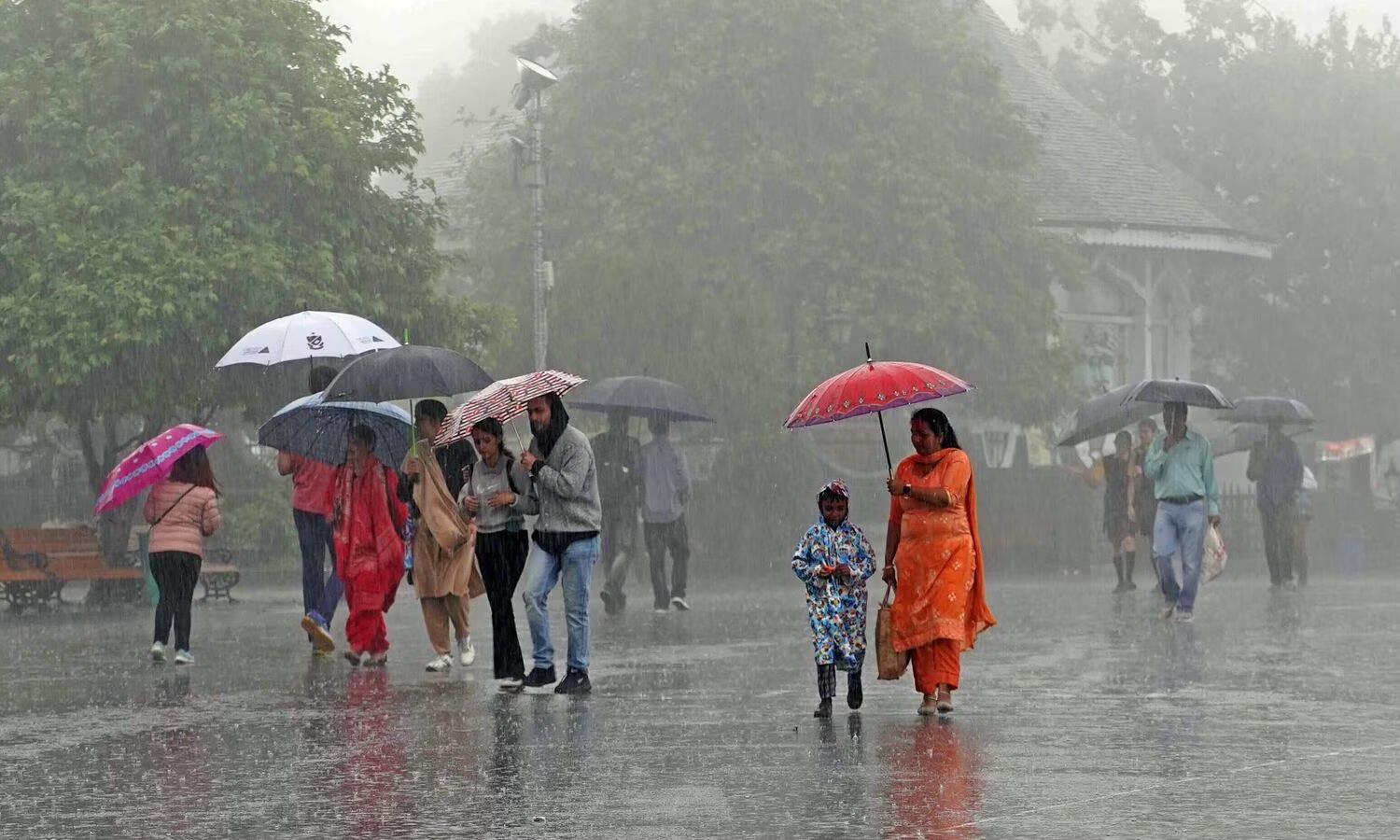 தமிழகத்தில் 16 மாவட்டங்களில் இன்று இரவு 10 மணி வரை மழைக்கு வாய்ப்பு | In 16 districts of Tamil ...