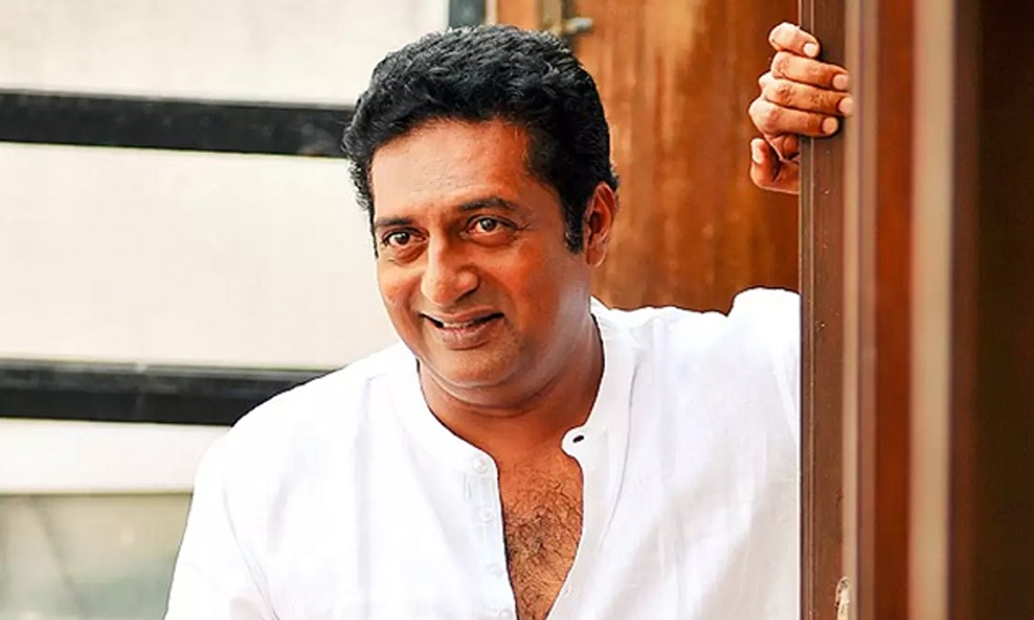 எனக்கு ஆதரவாக நின்ற அனைவருக்கும் நன்றி- நடிகர் பிரகாஷ் ராஜ் ட்வீட் ...