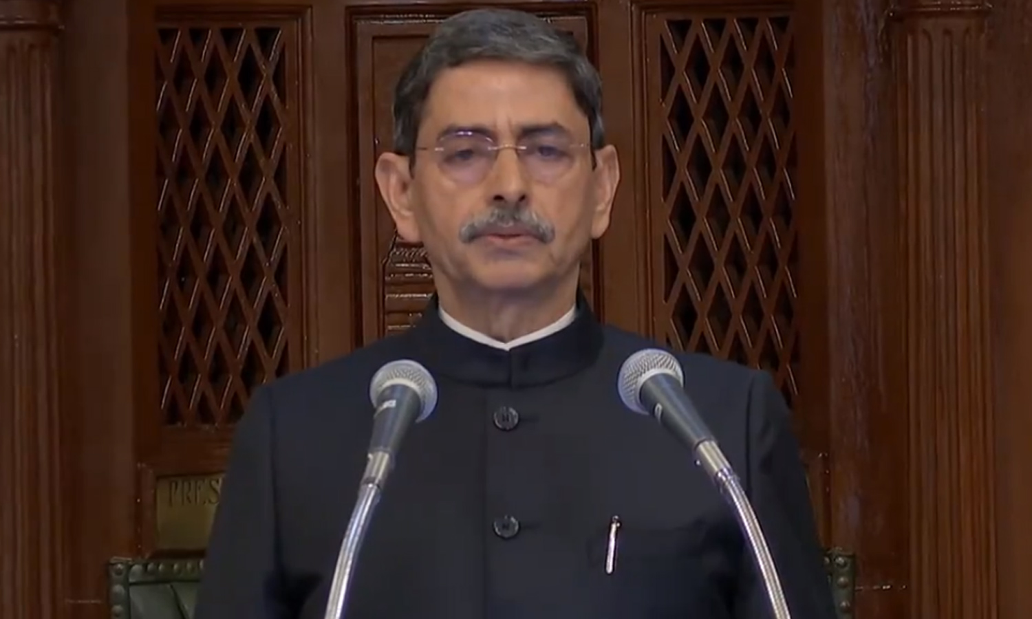 தமிழக சட்டசபை வரலாற்றில் முதல் முறை: அரசு தயாரித்து கொடுத்த உரையை ...