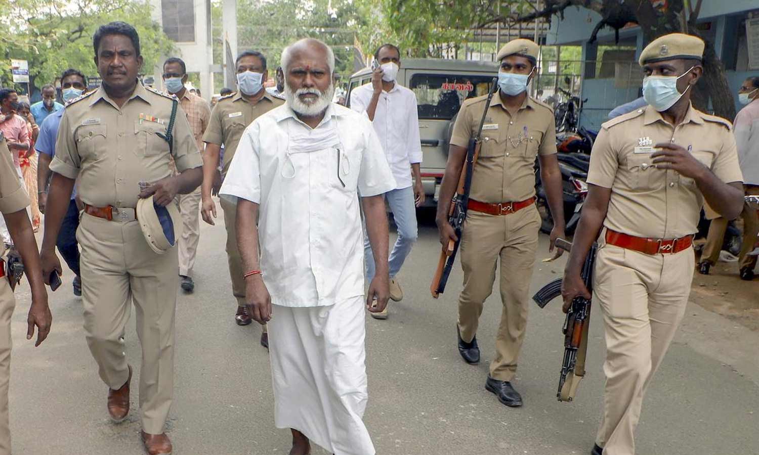 ராஜீவ் காந்தி கொலை வழக்கில் விடுவிக்கப்பட்ட சாந்தன் சிகிச்சை பலனின்றி ...