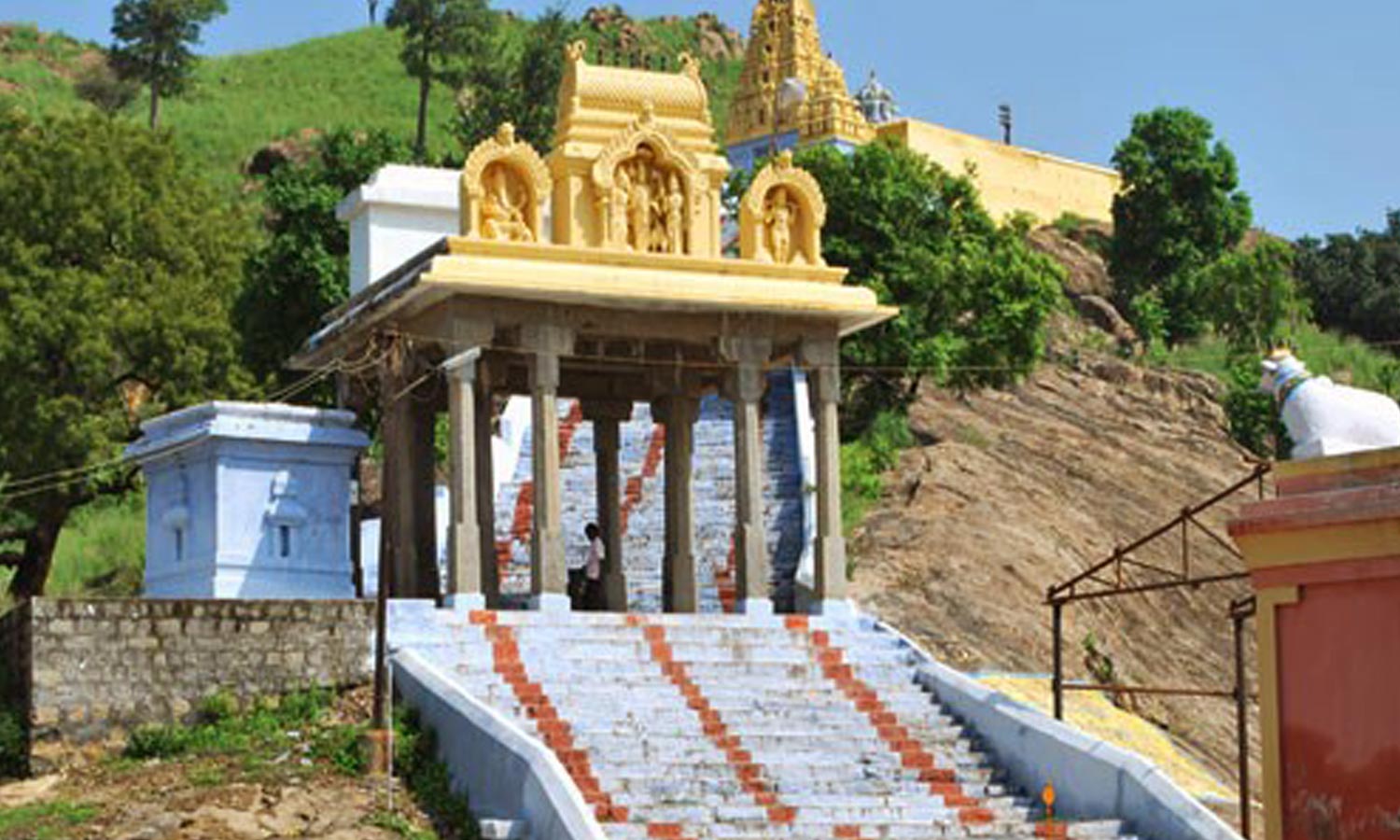 மலைமேல் அழகிய கோலத்தில் காட்சி தரும் எலத்தூர் முருகன் | Malaimel ...