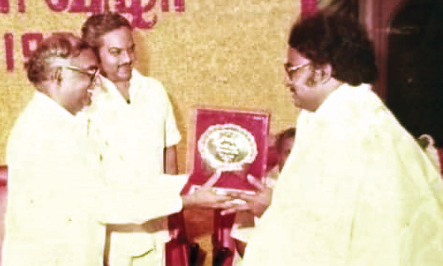 வெறும் காகிதத்தை ஆயுதமாக மாற்றியவர் பத்மஸ்ரீ டாக்டர் பா.சிவந்தி ஆதித்தனார் | Padma Shri Dr ...