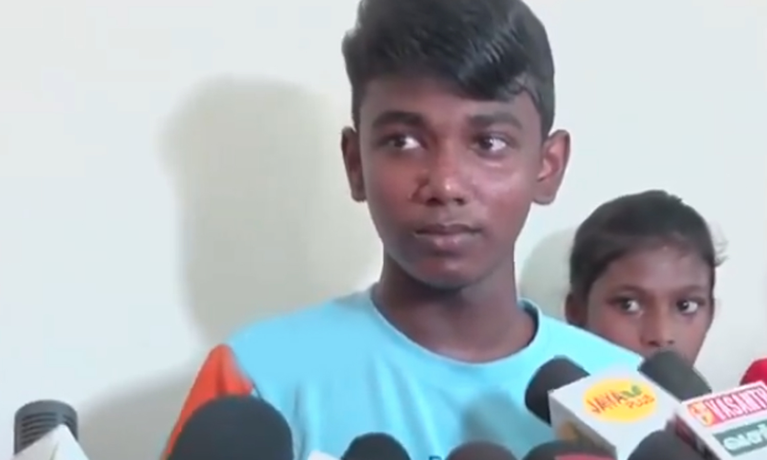 சாதிய வன்முறையால் பாதிக்கப்பட்ட மாணவர் 469 மதிப்பெண் பெற்று சாதனை ...