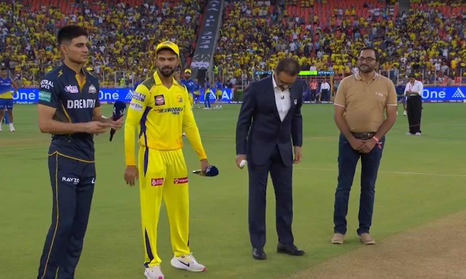 அப்பாடா ருதுராஜ் டாஸ் ஜெயிச்சிட்டாரு... குஜராத்துக்கு எதிராக சிஎஸ்கே ...