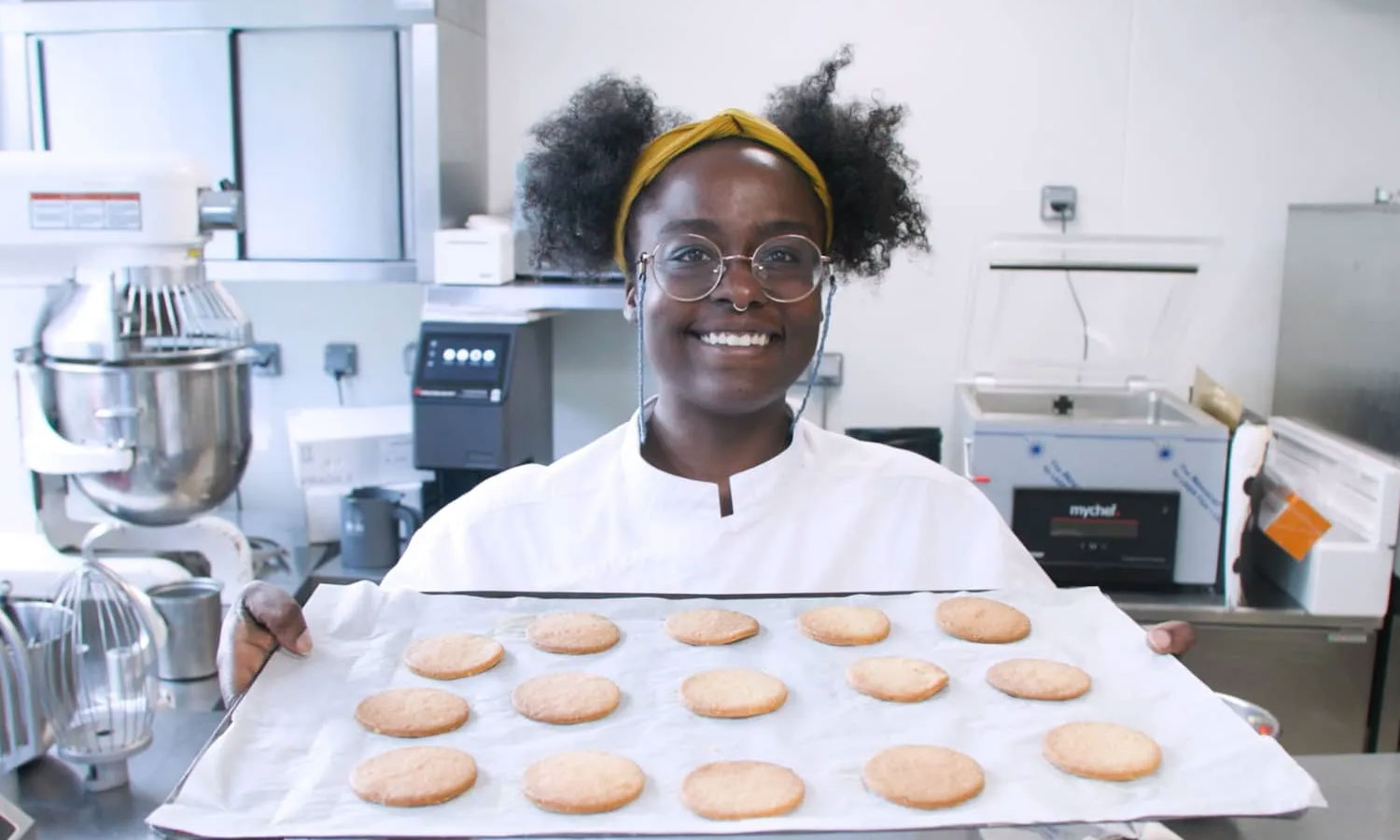 பிடித்த வேலைக்காக ரூ.83 லட்சம் சம்பளத்தை உதறிய பெண் | How this ...