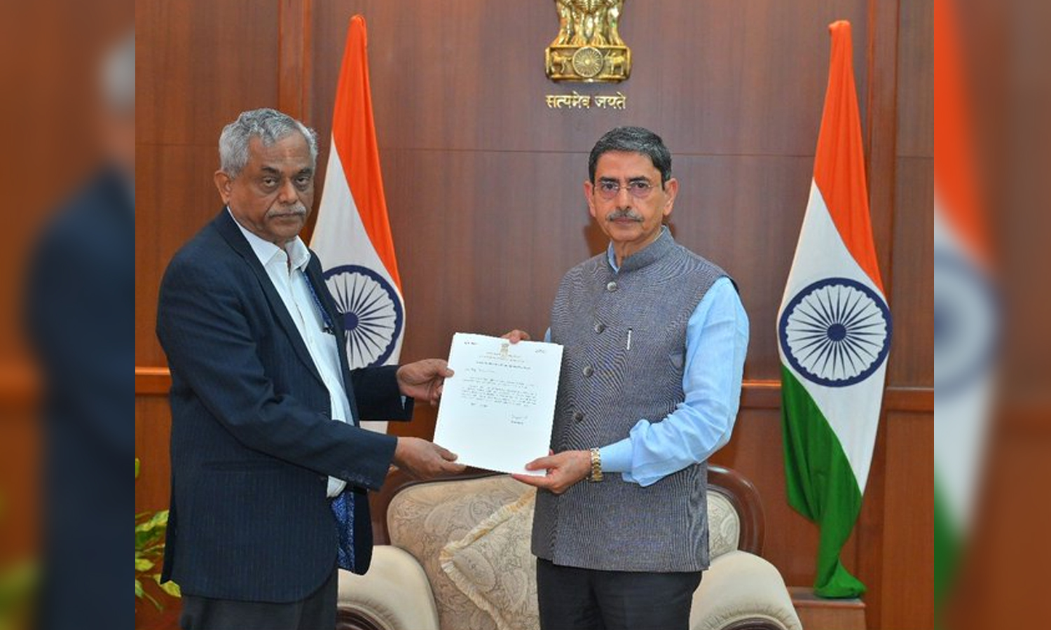 சேலம் பெரியார் பல்கலைக்கழக துணைவேந்தர் ஜெகநாதனின் பதவிக்காலம் ...