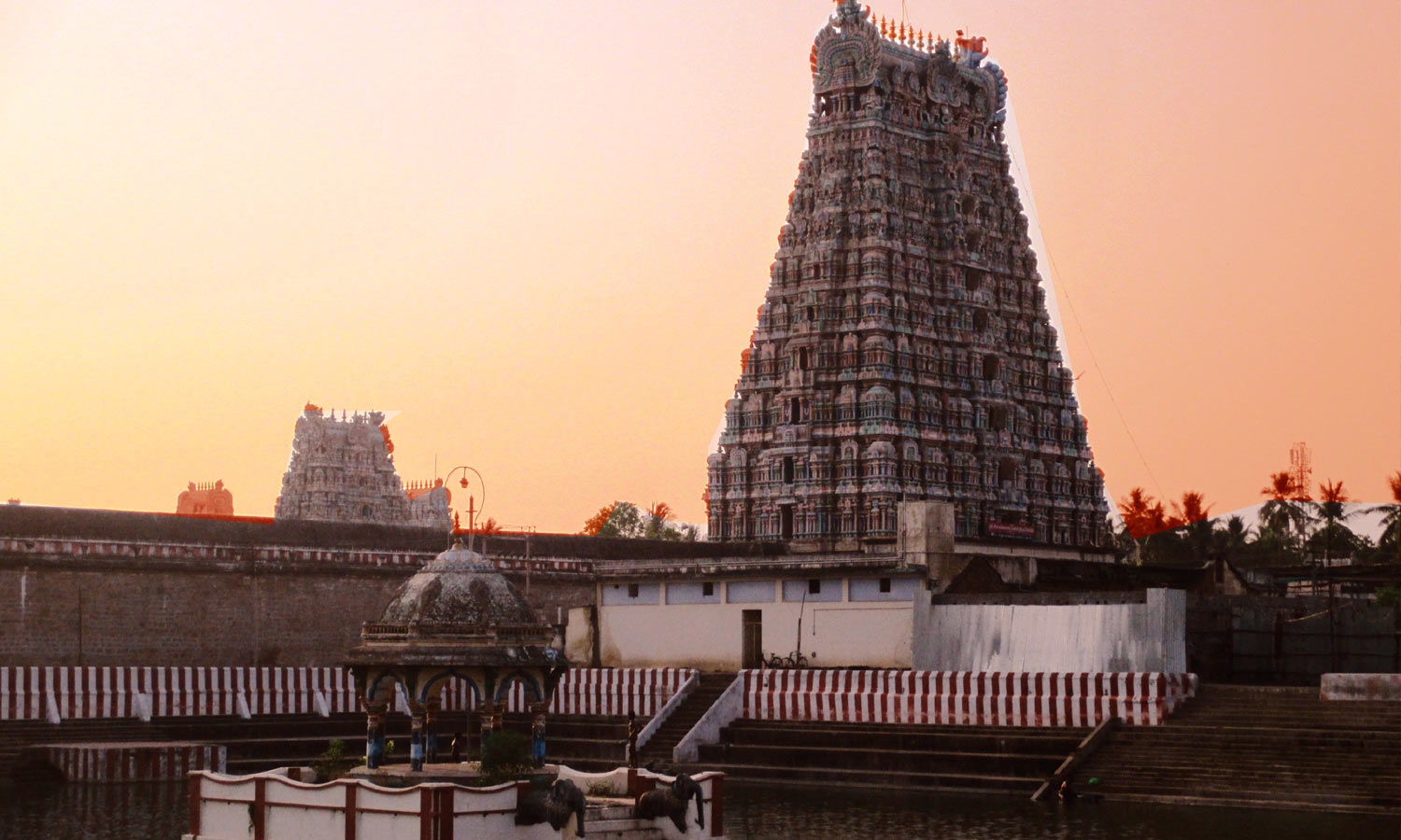 பிரச்சனைகளை நொடிப்பொழுதில் தீர்க்கும் ராஜகோபால சுவாமி கோவில் | Raja ...