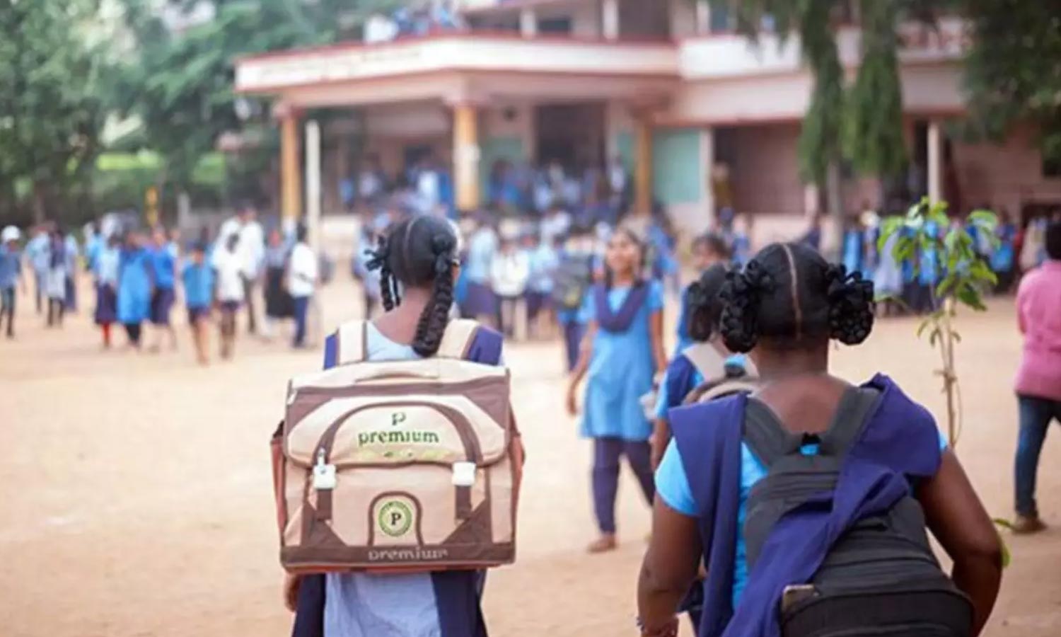 பள்ளி வேலை நாட்கள் 210 ஆக குறைப்பு- School Working days decreased