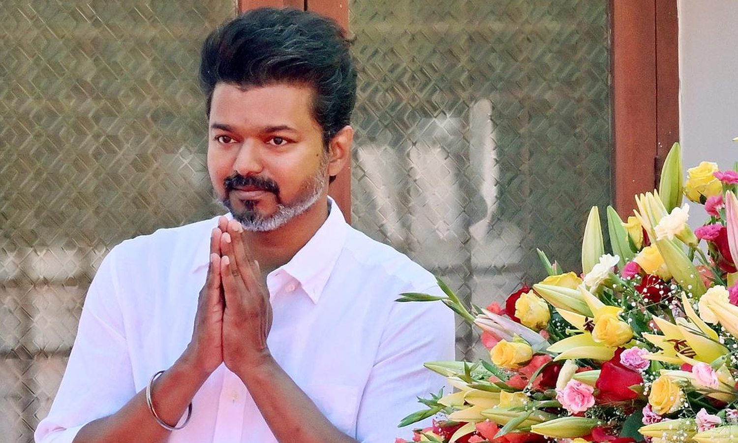 Vijay planned to give a banquet to honor who gave land for TVK ...