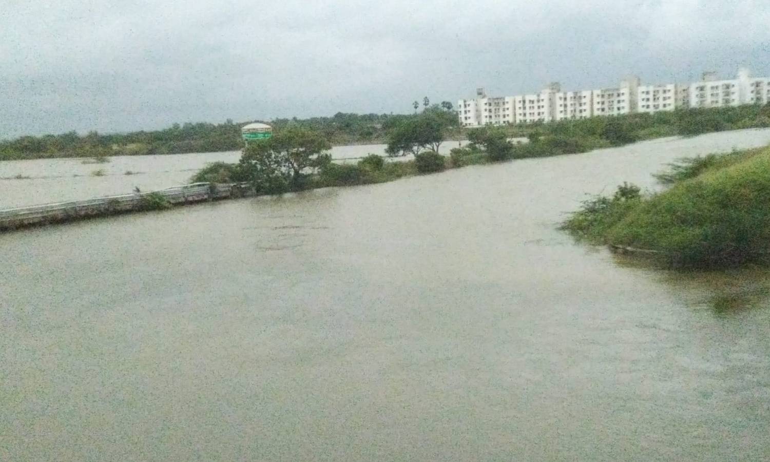 பக்கிங்காம் கால்வாயில் வெள்ளப்பெருக்கு/Flooding of Buckingham Canal