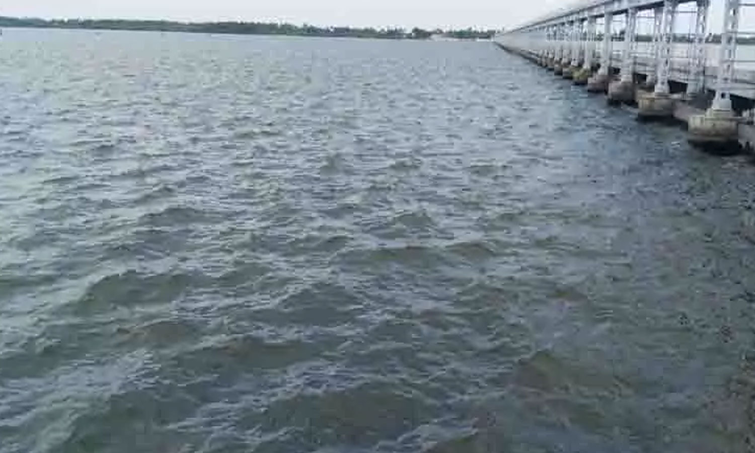 முழு கொள்ளளவை எட்டிய மாயனூர் கதவணை- Mayanur Dam reaches full capacity