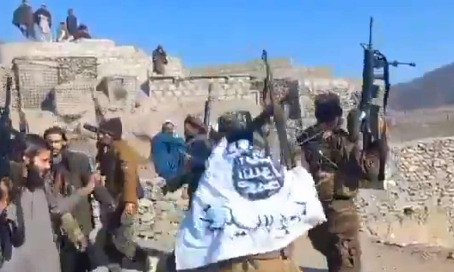 பாகிஸ்தானின் ராணுவ சோதனைச் சாவடியை கைப்பற்றிய பயங்கரவாத அமைப்பு/ TTP ...