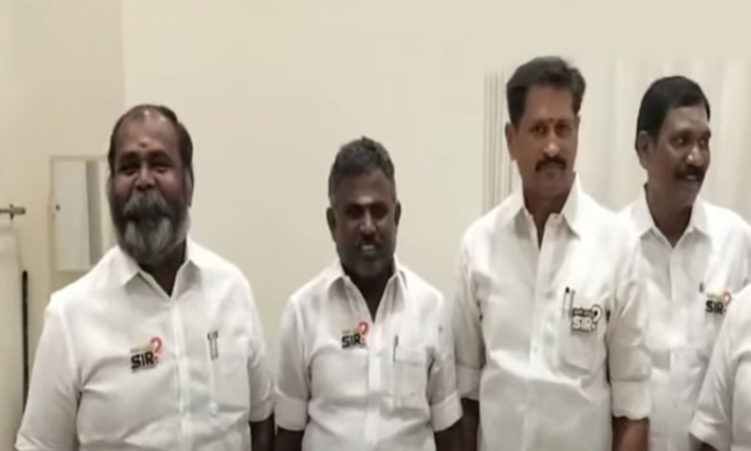 சட்டசபைக்கு வெள்ளை சட்டை அணிந்து வந்த அ.தி.மு.க.வினர், ADMK mlas came ...