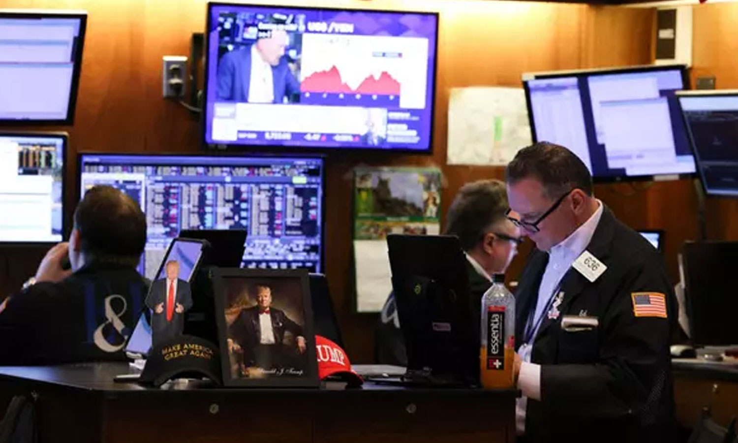 அமெரிக்க பங்குச் சந்தை கடும் வீழ்ச்சி- US stock market sheds $1.75tn ...