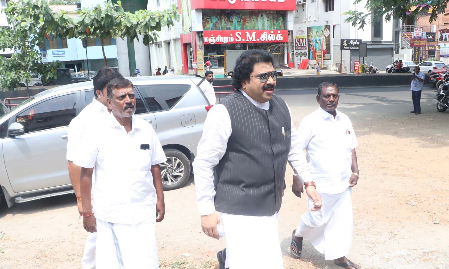கொடநாடு கொலை, கொள்ளை வழக்கு: சி.பி.சி.ஐ.டி. போலீஸ் முன்பு சுதாகரன் ...