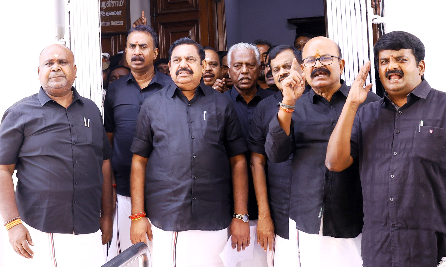 சட்டசபையில் இருந்து அ.தி.மு.க.வினர் மீண்டும் வெளிநடப்பு, ADMK members ...