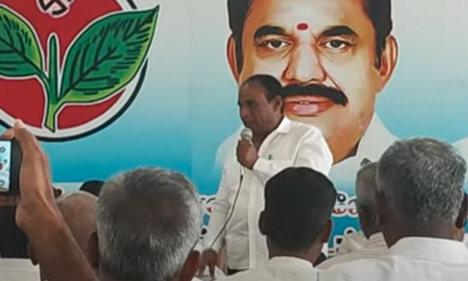 நிர்பந்தம் காரணமாகவே பா.ஜ.க.வுடன் கூட்டணி - அழுத அ.தி.மு.க. நிர்வாகி ...