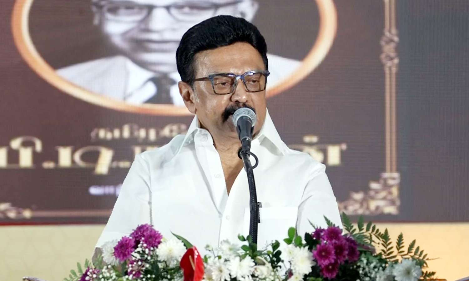 "வாரிசு" சொல்லைக் கேட்டாலே சிலருக்கு எரிகிறது, அதற்காகத்தான் திரும்பத் ...