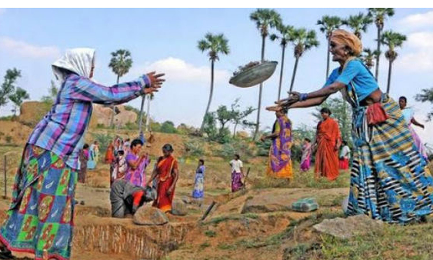 100 நாள் வேலை திட்ட தொழிலாளர்களுக்கு சம்பளம் உயர்வு - தமிழகத்துக்கு ரூ ...