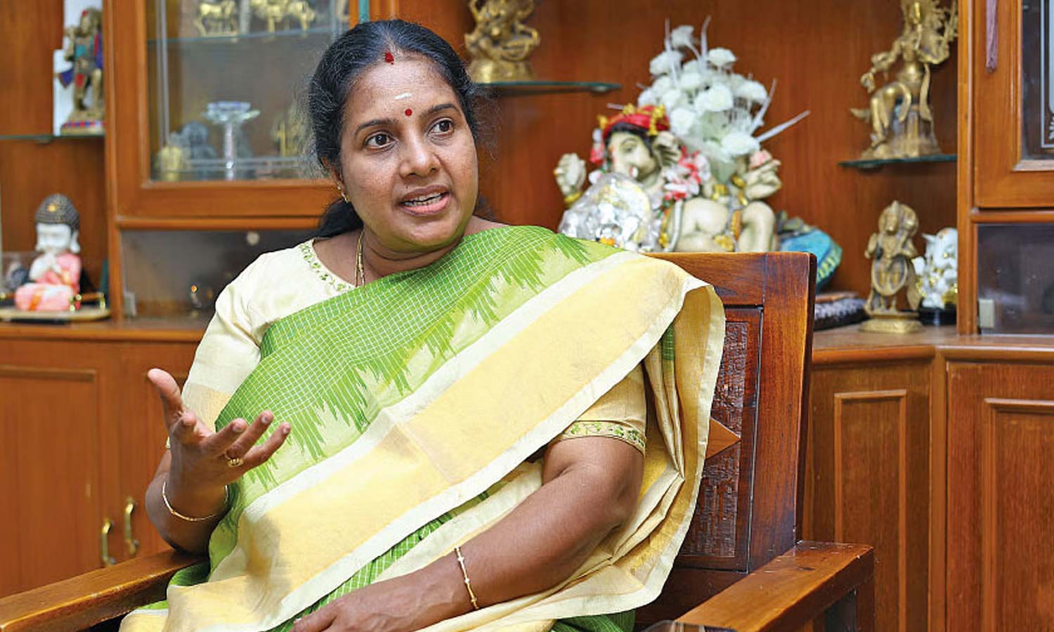 அ.தி.மு.க.-பா.ஜ.க. கூட்டணியில் எந்த பிரச்சினையும் இல்லை: வானதி ...