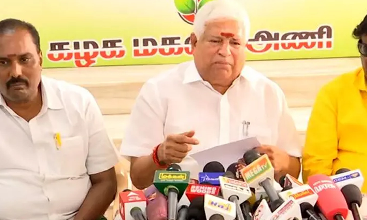 வேலைநிறுத்த போராட்டத்தில் பங்கேற்காத அதிமுகவின் அண்ணா தொழிற்சங்கம் ...