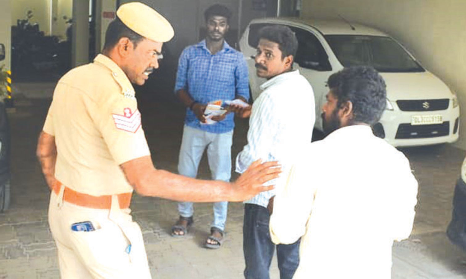 மதுரை சி.பி.ஐ. அலுவலகத்தில் சகோதரர் உள்பட 5 பேர் நேரில் ஆஜராகி விளக்கம்- Ajithkumar Dead case 5 ...