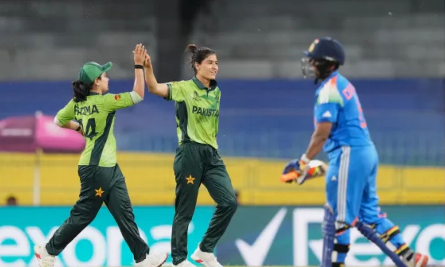 ஐசிசி மகளிர் உலகக்கோப்பை: பாகிஸ்தானுக்கு எதிரான ஆட்டத்தில் இந்தியா 247 ரன்கள் குவிப்பு - ICC ...