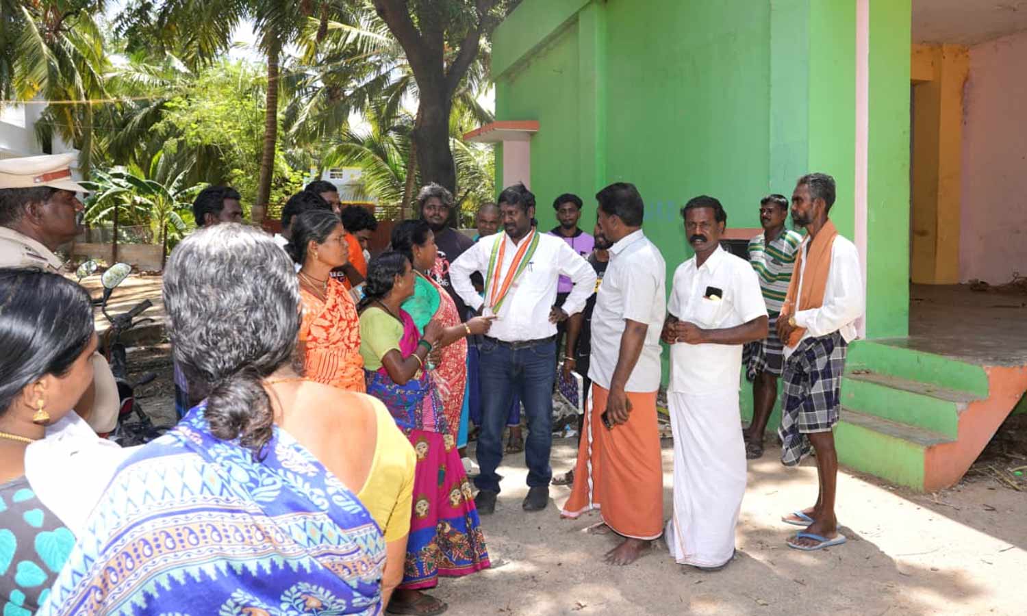 பொதுமக்களை சந்தித்த விஜய் வசந்த், Vijay Vasanth MP met the public.
