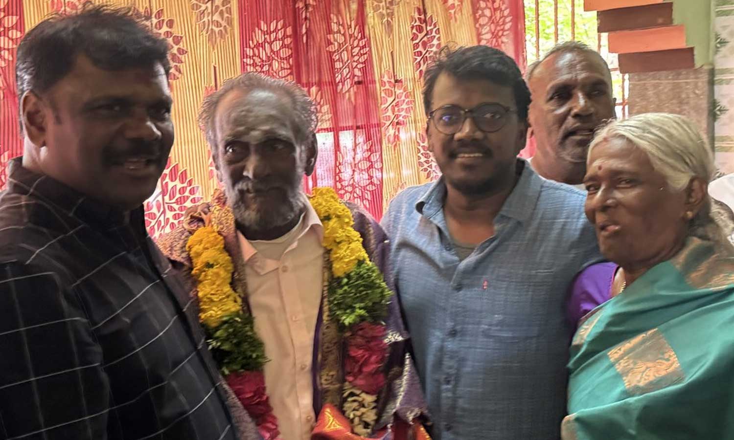 மனத்தி கணேசனின் ஆசிரியரை சந்தித்த இயக்குநர் மாரி செல்வராஜ் / Mari Selvaraj tribute to Manathi ...