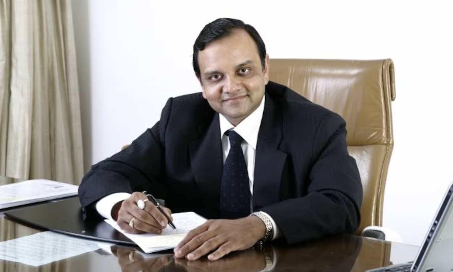 பணமோசடி வழக்கு: "Jaypee" குழுமத்தின் இயக்குனர் மனோஜ் கவூர் கைது ...